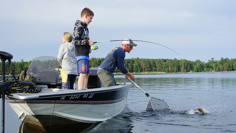 aj-hauser-liam-fishing-son-wisconsin-smallmouth-bass-boat – The ...