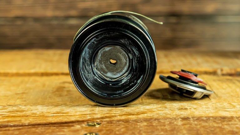 How to Lubricate a Spinning Reel (Oil & Grease Step by Step Fishing ...